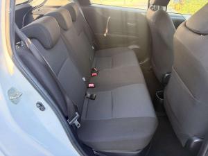 Balts Toyota Yaris 2014 Viļņa, ar dzinēja tilpumu 1.50 L un nobraukumu 171 tūkst. km par 8350 €, foto 24 vietnē AUTOMOTO.COM.LV