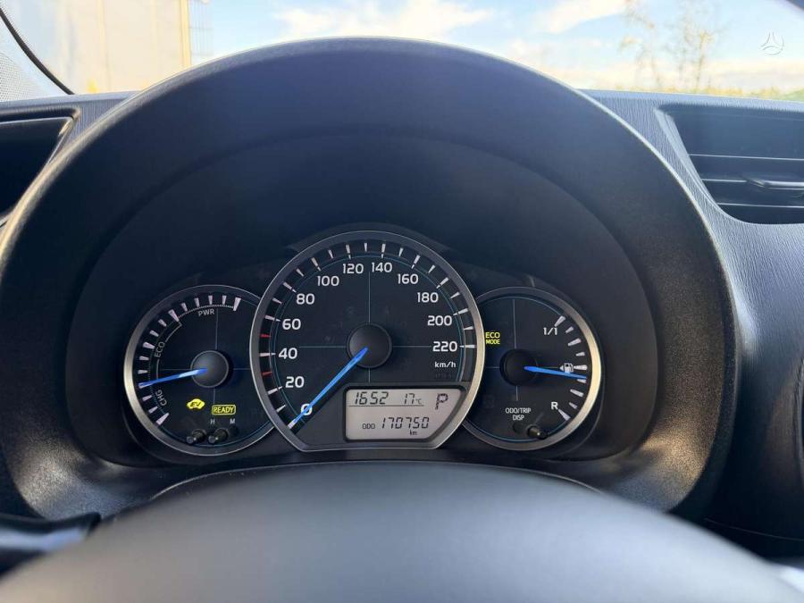 Balts Toyota Yaris 2014 Viļņa, ar dzinēja tilpumu 1.50 L un nobraukumu 171 tūkst. km par 8350 €, foto 29 vietnē AUTOMOTO.COM.LV