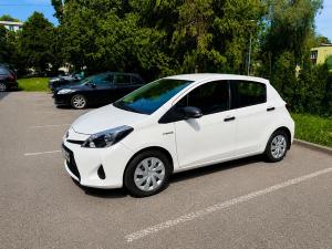 White Toyota Yaris 2014 in Tallinn, with an engine capacity of 1.50 L and mileage of 194 thousand km for 8300 €, photo 4 on AUTOMOTO.COM.LV