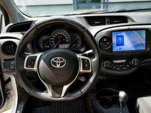 White Toyota Yaris 2014 in Tallinn, with an engine capacity of 1.50 L and mileage of 194 thousand km for 8300 €, photo 6 on AUTOMOTO.COM.LV