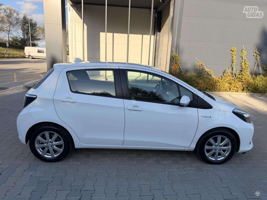 Balts Toyota Yaris 2014 Viļņa, ar dzinēja tilpumu 1.50 L un nobraukumu 171 tūkst. km par 7950 €, foto 7 vietnē AUTOMOTO.COM.LV