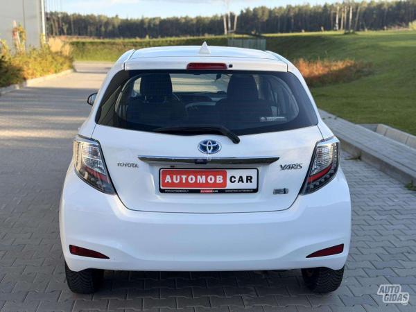 White Toyota Yaris 2014 in Vilnius, with an engine capacity of 1.50 L and mileage of 171 thousand km for 7950 €, photo 10 on AUTOMOTO.COM.LV