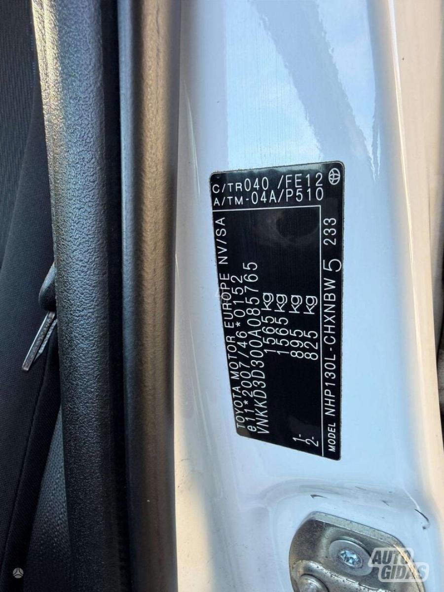Balts Toyota Yaris 2014 Viļņa, ar dzinēja tilpumu 1.50 L un nobraukumu 171 tūkst. km par 7950 €, foto 14 vietnē AUTOMOTO.COM.LV