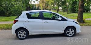 White Toyota Yaris 2015 in Jelgava, with an engine capacity of 1.50 L and mileage of 0 thousand km for 7690 €, photo 6 on AUTOMOTO.COM.LV