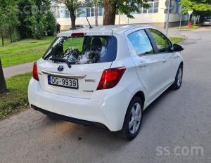 White Toyota Yaris 2015 in Jelgava, with an engine capacity of 1.50 L and mileage of 0 thousand km for 7690 €, photo 7 on AUTOMOTO.COM.LV