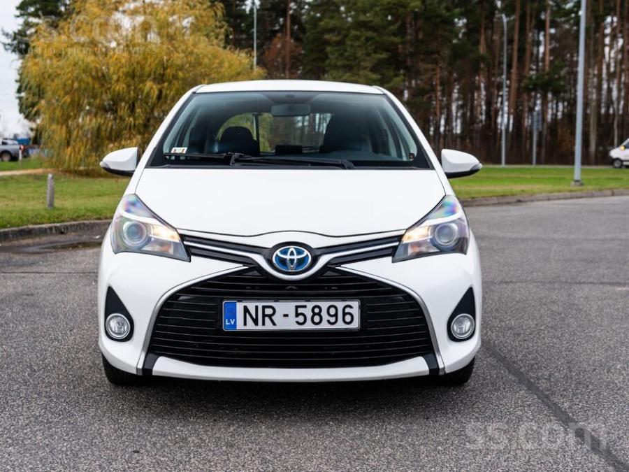 Balts Toyota Yaris 2015 Rīga, ar dzinēja tilpumu 1.50 L un nobraukumu 215 tūkst. km par 7500 €, foto 2 vietnē AUTOMOTO.COM.LV