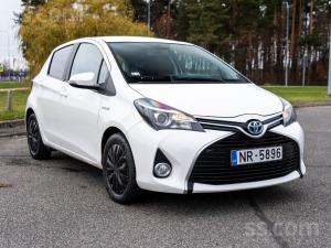 Balts Toyota Yaris 2015 Rīga, ar dzinēja tilpumu 1.50 L un nobraukumu 215 tūkst. km par 7500 €, foto 3 vietnē AUTOMOTO.COM.LV