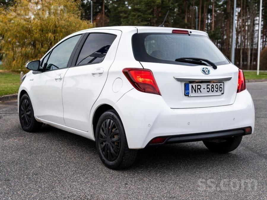 Balts Toyota Yaris 2015 Rīga, ar dzinēja tilpumu 1.50 L un nobraukumu 215 tūkst. km par 7500 €, foto 6 vietnē AUTOMOTO.COM.LV