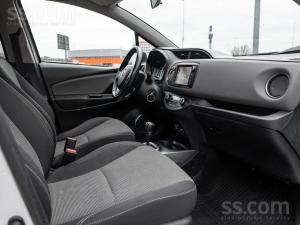 Balts Toyota Yaris 2015 Rīga, ar dzinēja tilpumu 1.50 L un nobraukumu 215 tūkst. km par 7500 €, foto 9 vietnē AUTOMOTO.COM.LV