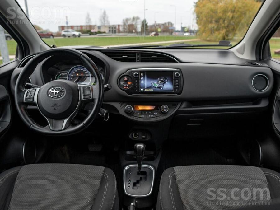 Balts Toyota Yaris 2015 Rīga, ar dzinēja tilpumu 1.50 L un nobraukumu 215 tūkst. km par 7500 €, foto 10 vietnē AUTOMOTO.COM.LV