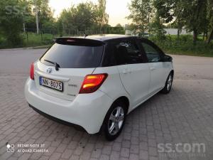 White Toyota Yaris 2015 in Riga, with an engine capacity of 1.50 L and mileage of 65 thousand km for 9990 €, photo  on AUTOMOTO.COM.LV