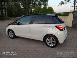 Balts Toyota Yaris 2015 Rīga, ar dzinēja tilpumu 1.50 L un nobraukumu 65 tūkst. km par 9990 €, foto 3 vietnē AUTOMOTO.COM.LV