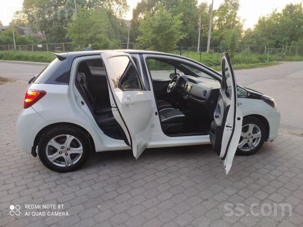 White Toyota Yaris 2015 in Riga, with an engine capacity of 1.50 L and mileage of 65 thousand km for 9990 €, photo 10 on AUTOMOTO.COM.LV