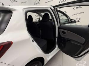 Balts Toyota Yaris 2015 Viļņa, ar dzinēja tilpumu 1.00 L un nobraukumu 126 tūkst. km par 6000 €, foto 13 vietnē AUTOMOTO.COM.LV