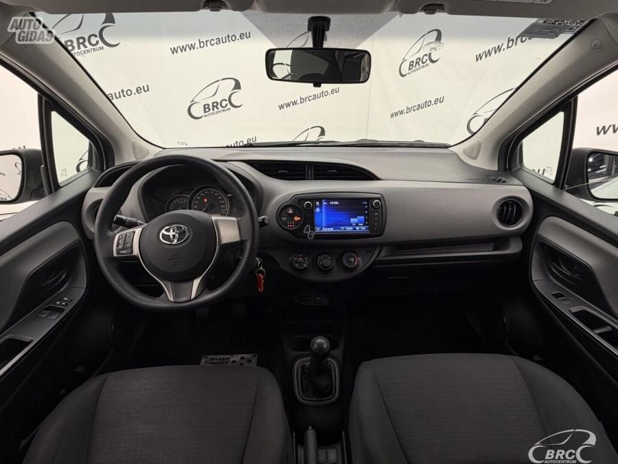 Balts Toyota Yaris 2015 Avižieniai, ar dzinēja tilpumu 1.00 L un nobraukumu 126 tūkst. km par 6000 €, foto 3 vietnē AUTOMOTO.COM.LV