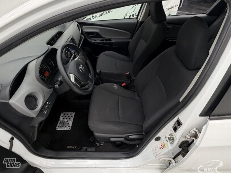 Balts Toyota Yaris 2015 Avižieniai, ar dzinēja tilpumu 1.00 L un nobraukumu 126 tūkst. km par 6000 €, foto 20 vietnē AUTOMOTO.COM.LV