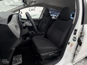 Balts Toyota Yaris 2015 Avižieniai, ar dzinēja tilpumu 1.00 L un nobraukumu 126 tūkst. km par 6000 €, foto 23 vietnē AUTOMOTO.COM.LV