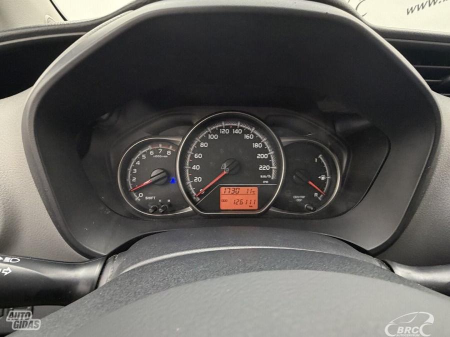 Balts Toyota Yaris 2015 Avižieniai, ar dzinēja tilpumu 1.00 L un nobraukumu 126 tūkst. km par 6000 €, foto 28 vietnē AUTOMOTO.COM.LV