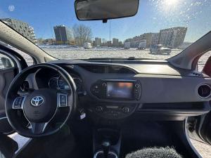 Balts Toyota Yaris 2015 Viļņa, ar dzinēja tilpumu 1.50 L un nobraukumu 192 tūkst. km par 7350 €, foto 11 vietnē AUTOMOTO.COM.LV