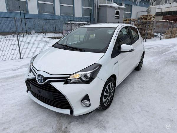 White Toyota Yaris 2015 in Kaunas, with an engine capacity of 1.50 L and mileage of 123 thousand km for 5999 €, photo 2 on AUTOMOTO.COM.LV