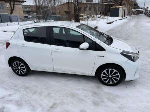 White Toyota Yaris 2015 in Kaunas, with an engine capacity of 1.50 L and mileage of 123 thousand km for 5999 €, photo 4 on AUTOMOTO.COM.LV