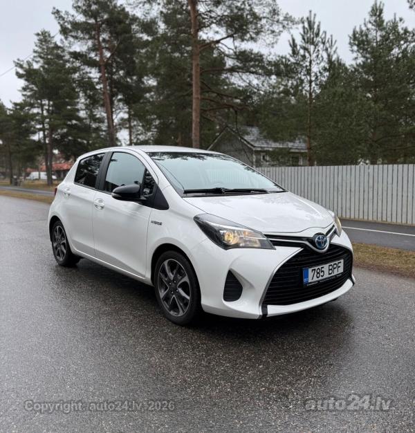 Balts Toyota Yaris 2015 Tallina, ar dzinēja tilpumu 1.50 L un nobraukumu 171 tūkst. km par 7490 €, foto 1 vietnē AUTOMOTO.COM.LV