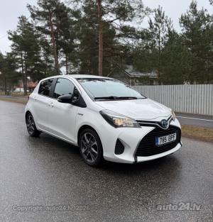 White Toyota Yaris 2015 in Tallinn, with an engine capacity of 1.50 L and mileage of 171 thousand km for 7490 €, photo  on AUTOMOTO.COM.LV