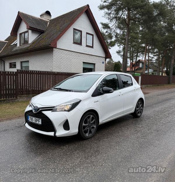 Balts Toyota Yaris 2015 Tallina, ar dzinēja tilpumu 1.50 L un nobraukumu 171 tūkst. km par 7490 €, foto 2 vietnē AUTOMOTO.COM.LV