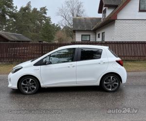 White Toyota Yaris 2015 in Tallinn, with an engine capacity of 1.50 L and mileage of 171 thousand km for 7490 €, photo 4 on AUTOMOTO.COM.LV