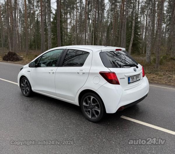 Balts Toyota Yaris 2015 Tallina, ar dzinēja tilpumu 1.50 L un nobraukumu 171 tūkst. km par 7490 €, foto 6 vietnē AUTOMOTO.COM.LV