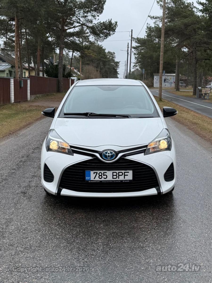 White Toyota Yaris 2015 in Tallinn, with an engine capacity of 1.50 L and mileage of 171 thousand km for 7490 €, photo 8 on AUTOMOTO.COM.LV