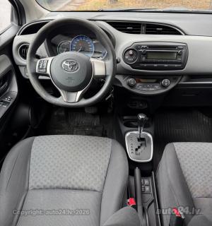 White Toyota Yaris 2015 in Tallinn, with an engine capacity of 1.50 L and mileage of 171 thousand km for 7490 €, photo 13 on AUTOMOTO.COM.LV