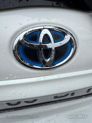 White Toyota Yaris 2015 in Tallinn, with an engine capacity of 1.50 L and mileage of 171 thousand km for 7490 €, photo 14 on AUTOMOTO.COM.LV