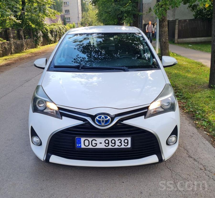 Balts Toyota Yaris 2015 Jelgava, ar dzinēja tilpumu 1.50 L un nobraukumu 0 tūkst. km par 7690 €, foto 1 vietnē AUTOMOTO.COM.LV