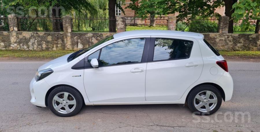 Balts Toyota Yaris 2015 Jelgava, ar dzinēja tilpumu 1.50 L un nobraukumu 0 tūkst. km par 7690 €, foto 6 vietnē AUTOMOTO.COM.LV