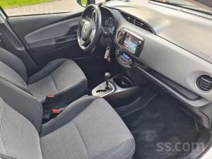 Balts Toyota Yaris 2015 Jelgava, ar dzinēja tilpumu 1.50 L un nobraukumu 0 tūkst. km par 7690 €, foto 12 vietnē AUTOMOTO.COM.LV
