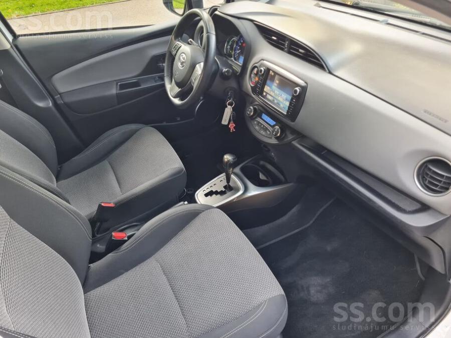 Balts Toyota Yaris 2015 Jelgava, ar dzinēja tilpumu 1.50 L un nobraukumu 0 tūkst. km par 7690 €, foto 12 vietnē AUTOMOTO.COM.LV