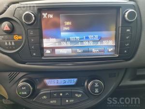 Balts Toyota Yaris 2015 Jelgava, ar dzinēja tilpumu 1.50 L un nobraukumu 0 tūkst. km par 7690 €, foto 14 vietnē AUTOMOTO.COM.LV