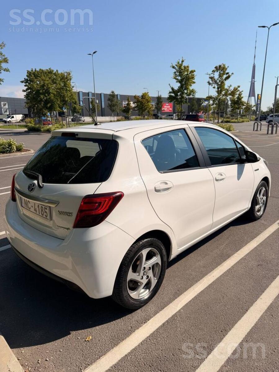 Balts Toyota Yaris 2015 Rīga, ar dzinēja tilpumu 1.50 L un nobraukumu 152 tūkst. km par 7000 €, foto 5 vietnē AUTOMOTO.COM.LV