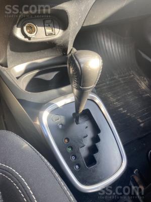 Balts Toyota Yaris 2015 Daugavpils, ar dzinēja tilpumu 1.50 L un nobraukumu 235 tūkst. km par 6900 €, foto 8 vietnē AUTOMOTO.COM.LV