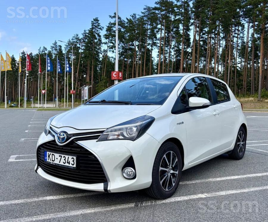 Balts Toyota Yaris 2015 Rīga, ar dzinēja tilpumu 1.50 L un nobraukumu 95 tūkst. km par 8700 €, foto 1 vietnē AUTOMOTO.COM.LV