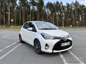 Balts Toyota Yaris 2015 Rīga, ar dzinēja tilpumu 1.50 L un nobraukumu 95 tūkst. km par 8700 €, foto 4 vietnē AUTOMOTO.COM.LV