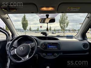 Balts Toyota Yaris 2015 Rīga, ar dzinēja tilpumu 1.50 L un nobraukumu 95 tūkst. km par 8700 €, foto 7 vietnē AUTOMOTO.COM.LV