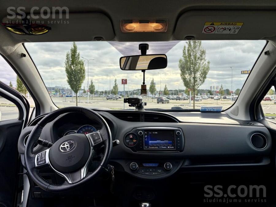 Balts Toyota Yaris 2015 Rīga, ar dzinēja tilpumu 1.50 L un nobraukumu 95 tūkst. km par 8700 €, foto 7 vietnē AUTOMOTO.COM.LV