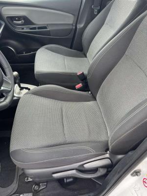 White Toyota Yaris 2015 in Vilnius, with an engine capacity of 1.50 L and mileage of 222 thousand km for 6950 €, photo 8 on AUTOMOTO.COM.LV