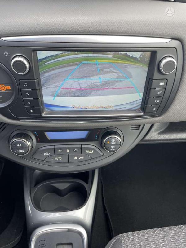 Balts Toyota Yaris 2015 Viļņa, ar dzinēja tilpumu 1.50 L un nobraukumu 222 tūkst. km par 6950 €, foto 11 vietnē AUTOMOTO.COM.LV