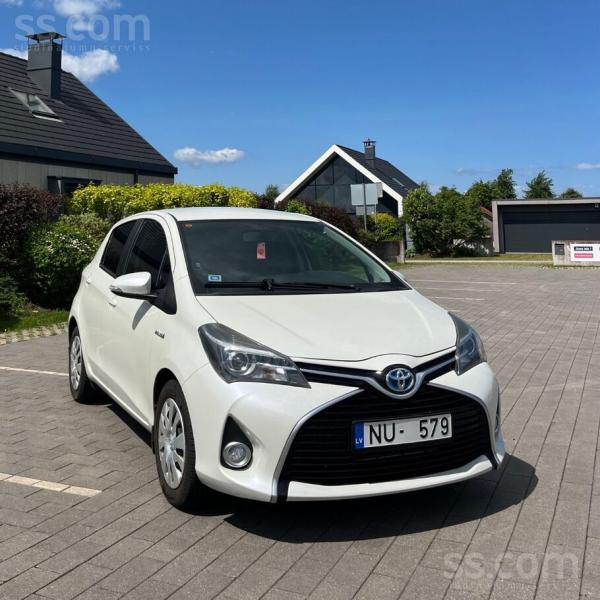 Balts Toyota Yaris 2016 Rīga, ar dzinēja tilpumu 1.50 L un nobraukumu 169 tūkst. km par 10850 €, foto 1 vietnē AUTOMOTO.COM.LV