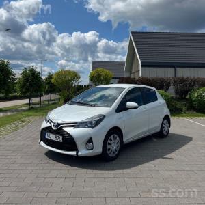 Balts Toyota Yaris 2016 Rīga, ar dzinēja tilpumu 1.50 L un nobraukumu 169 tūkst. km par 10850 €, foto 2 vietnē AUTOMOTO.COM.LV