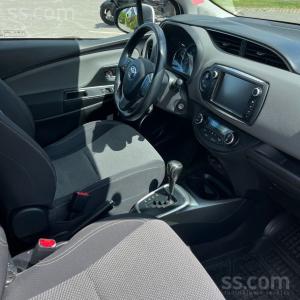 Balts Toyota Yaris 2016 Rīga, ar dzinēja tilpumu 1.50 L un nobraukumu 169 tūkst. km par 10850 €, foto 6 vietnē AUTOMOTO.COM.LV