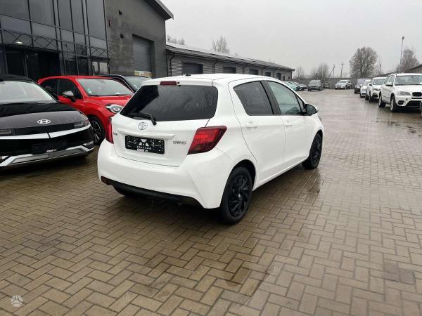 Balts Toyota Yaris 2016 Tauragė, ar dzinēja tilpumu 1.00 L un nobraukumu 219 tūkst. km par 5300 €, foto 9 vietnē AUTOMOTO.COM.LV